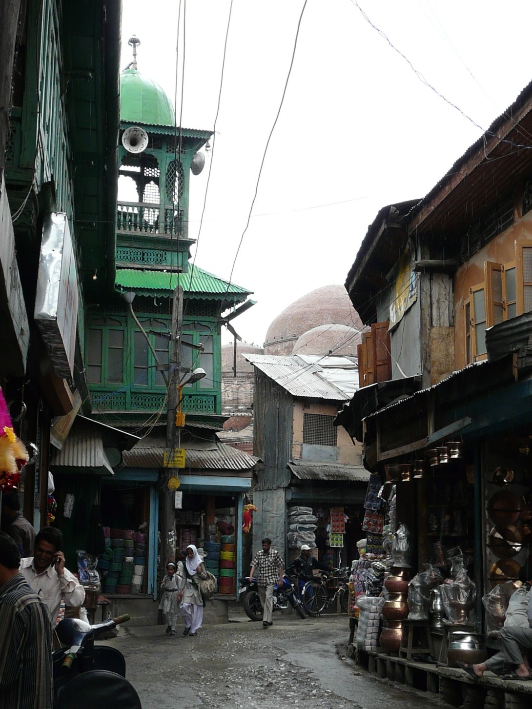 Walking Through Downtown Srinagar | Sarson ke Khet